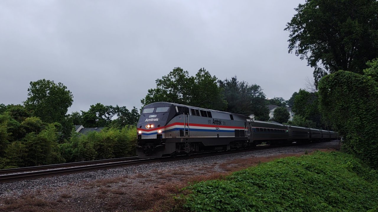 Amtrak 145 with engine 145 Phase 3 heritage unit leading in ...