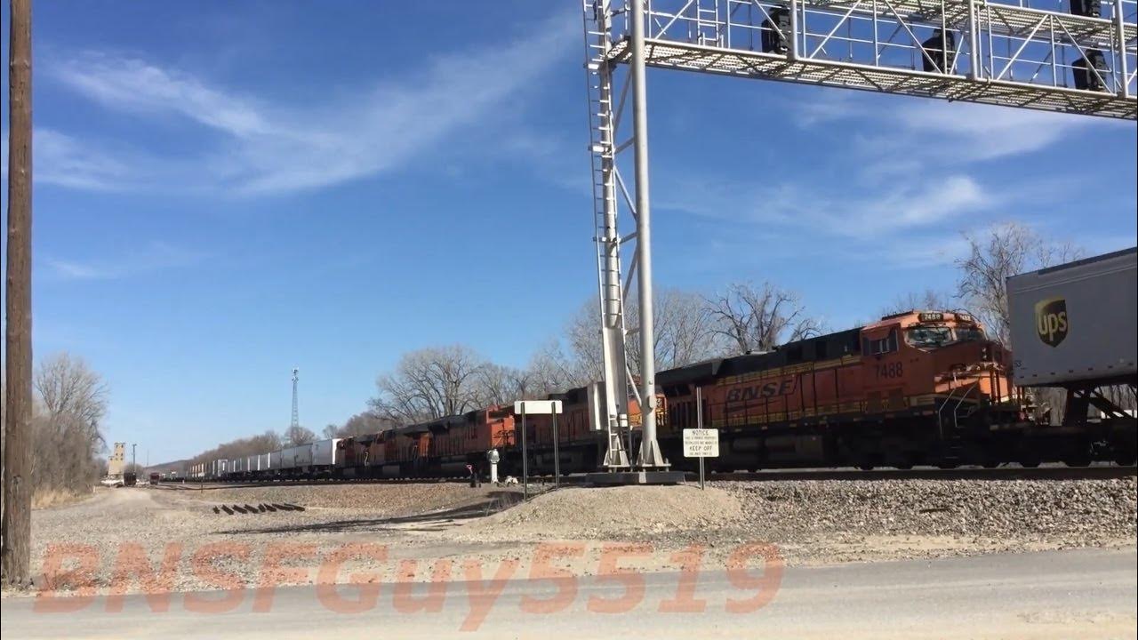 BNSF 7125 At Kansas City, Kansas 2/29/24 - YouTube