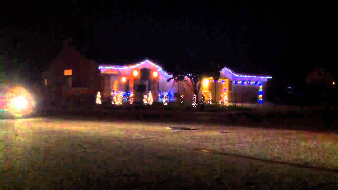 Eric's 2010 light-o-rama display - YouTube
