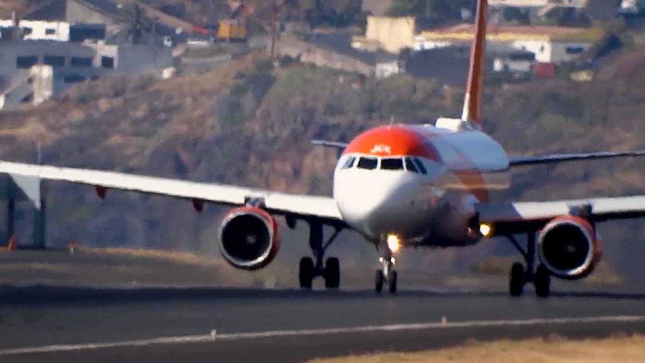 Madeira Landings AMAZING Front Runway VIEW 🛬 - YouTube