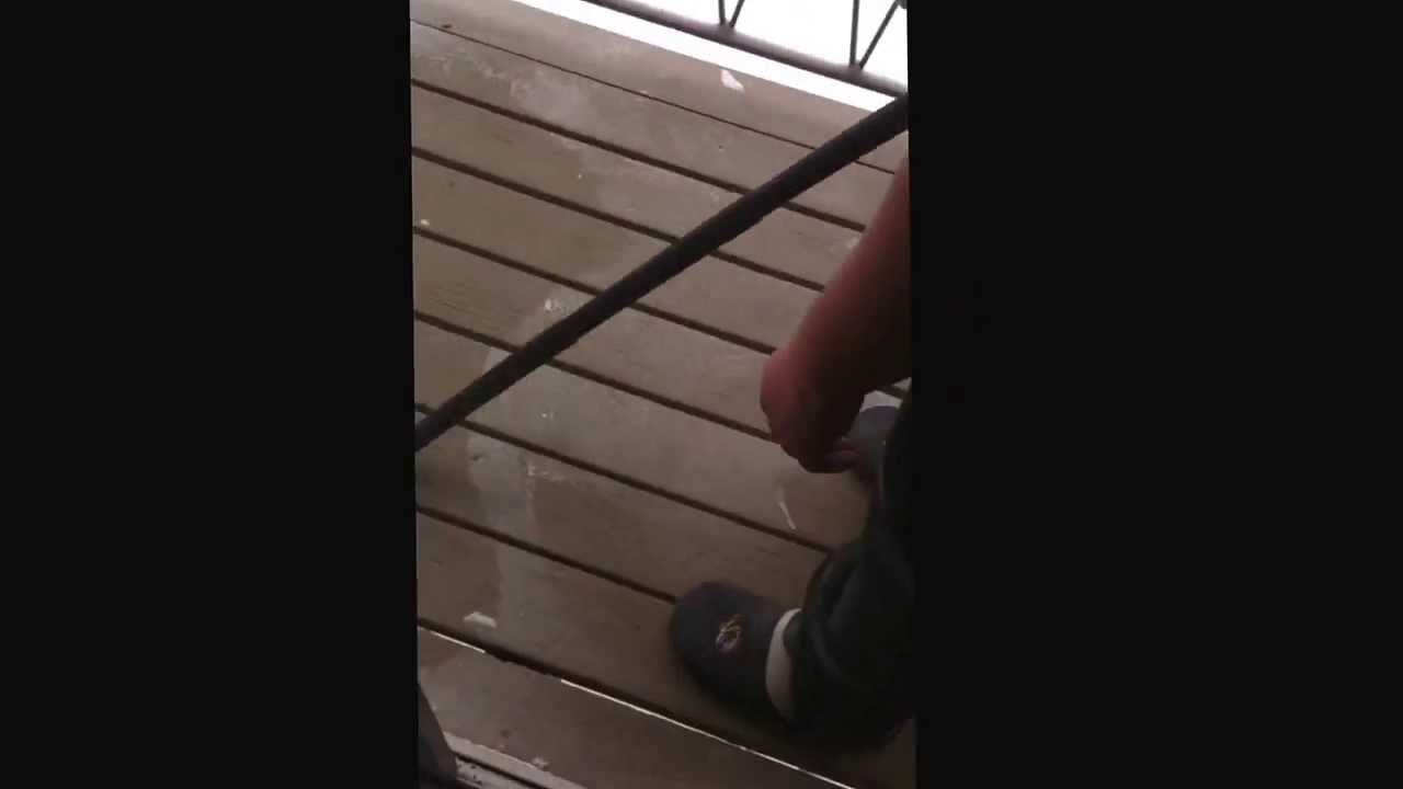 How to clear snow off your balcony like a boss - YouTube