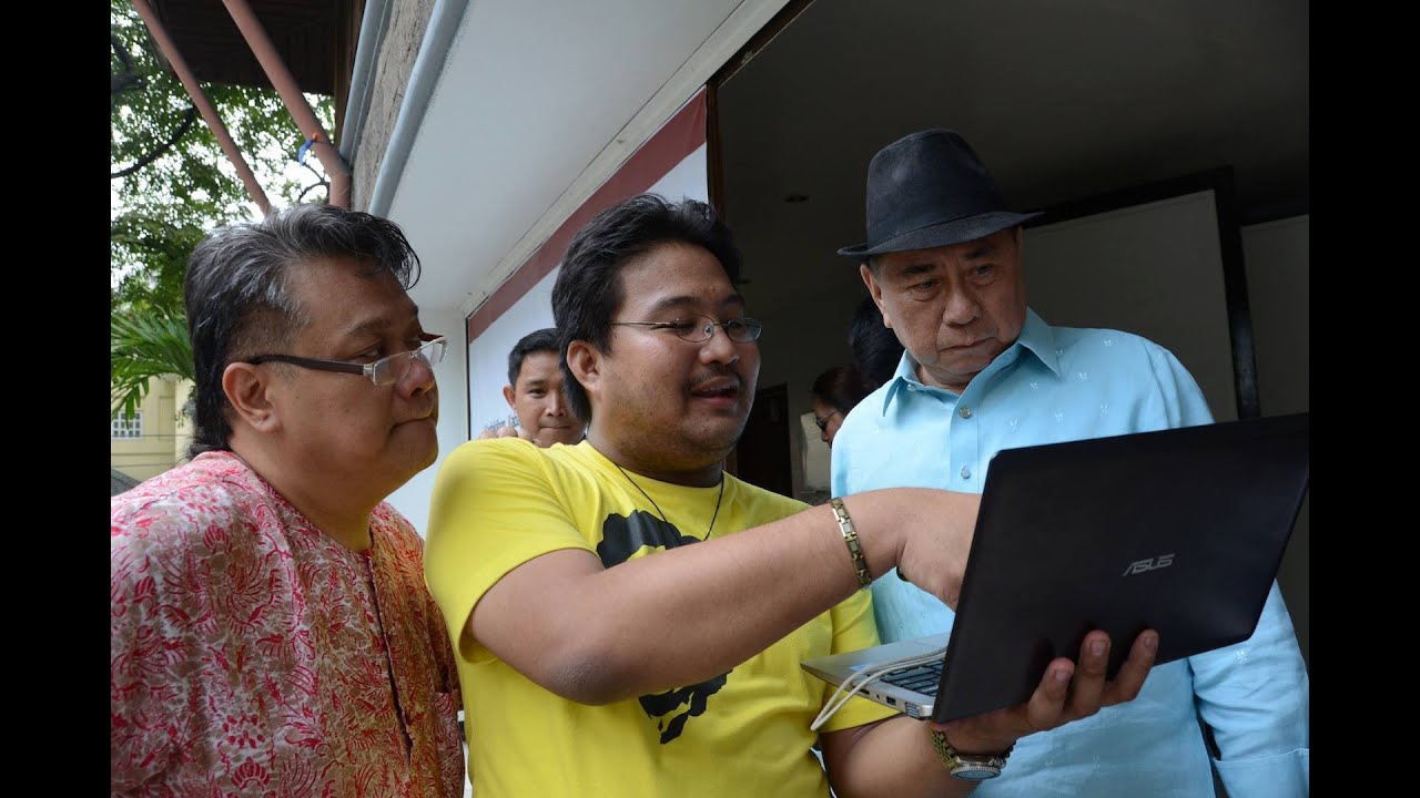 Xiao Chua Reads the Poetry of Virgilio S. Almario / Rio Alma - YouTube