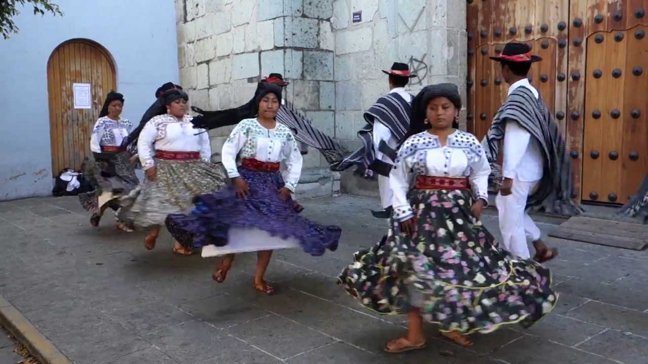 Traditional indigenous dances - YouTube
