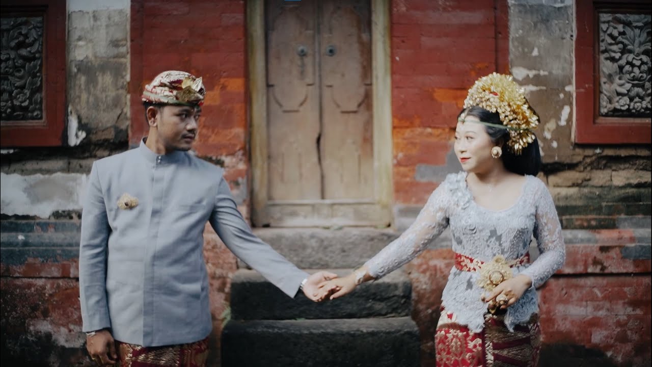 Balinese Wedding Ceremony Metipat Bantal Agung Dharma & Agung Putri ...
