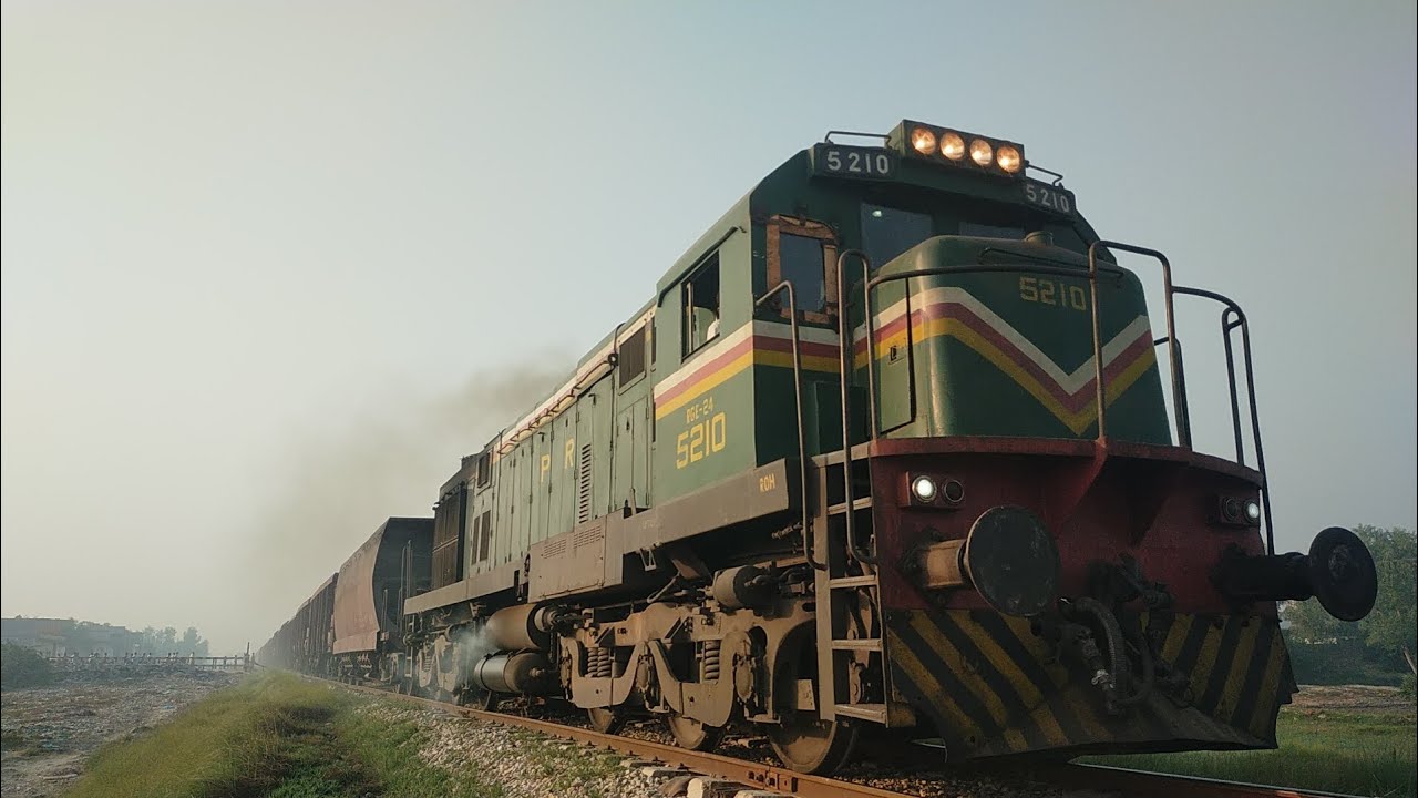 Coal Train With RGE 24 5210 and Banker Locomotive HBU 20 8082||Passing ...