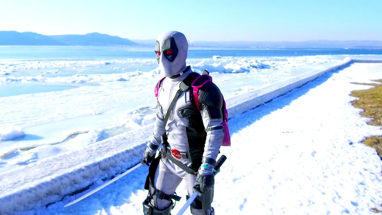 DEADPOOL LOVES ICE ICE BABY (NEW YORK FROZEN RIVER) - YouTube