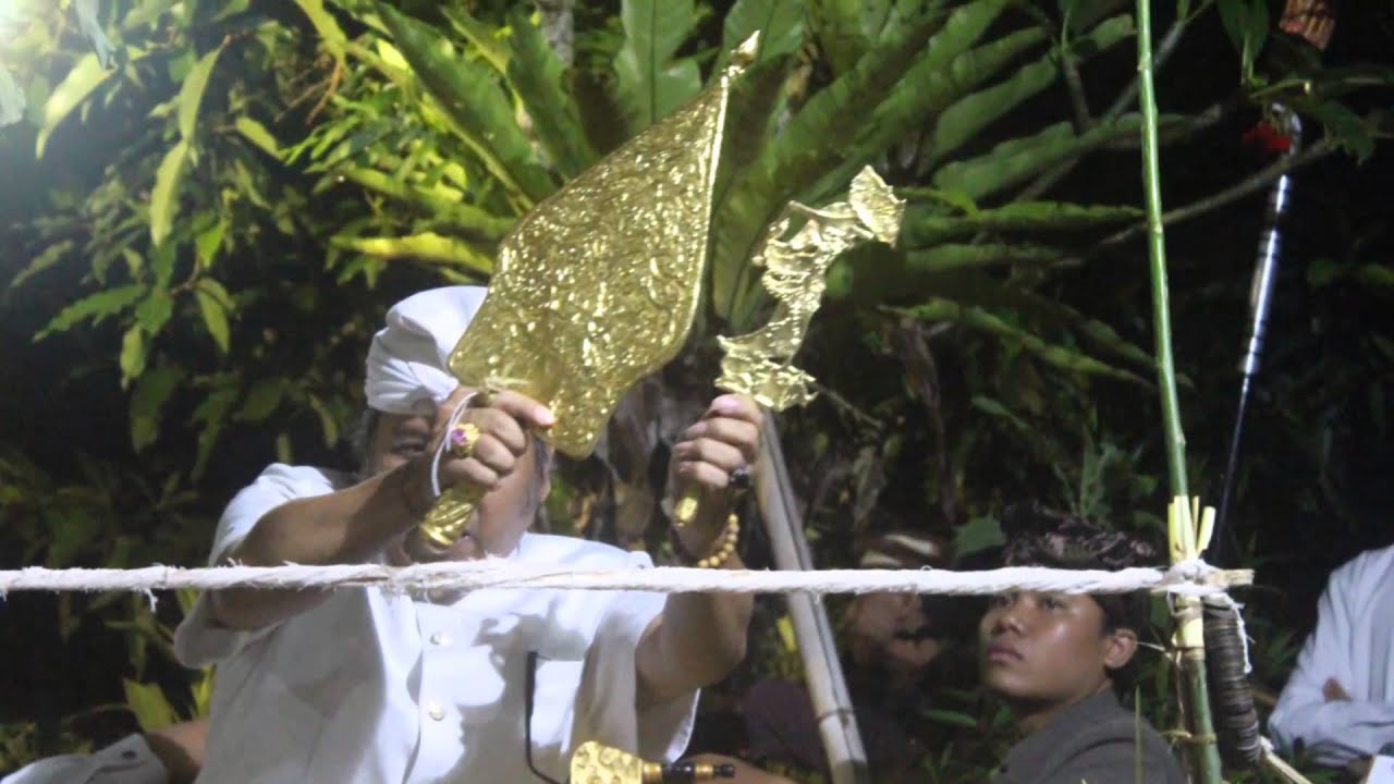 WAYANG EMAS MAJAPAHIT - YouTube