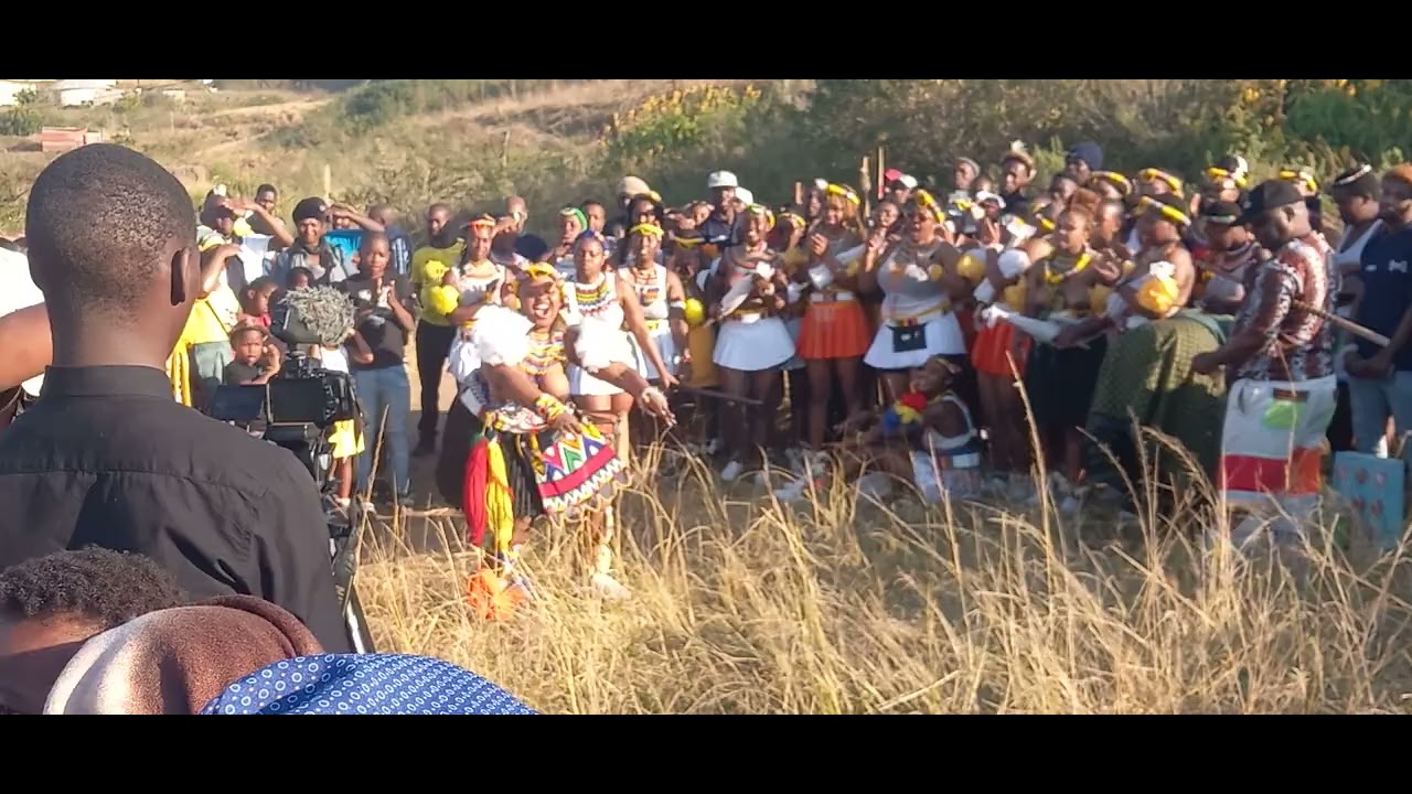 Nonsikelelo Zulu Dance - YouTube