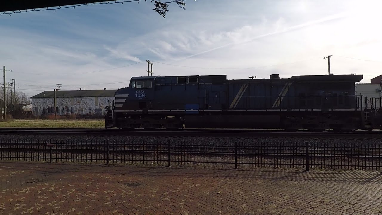 CEFX Leaser #1034 Leads CSX Tanker Train - YouTube
