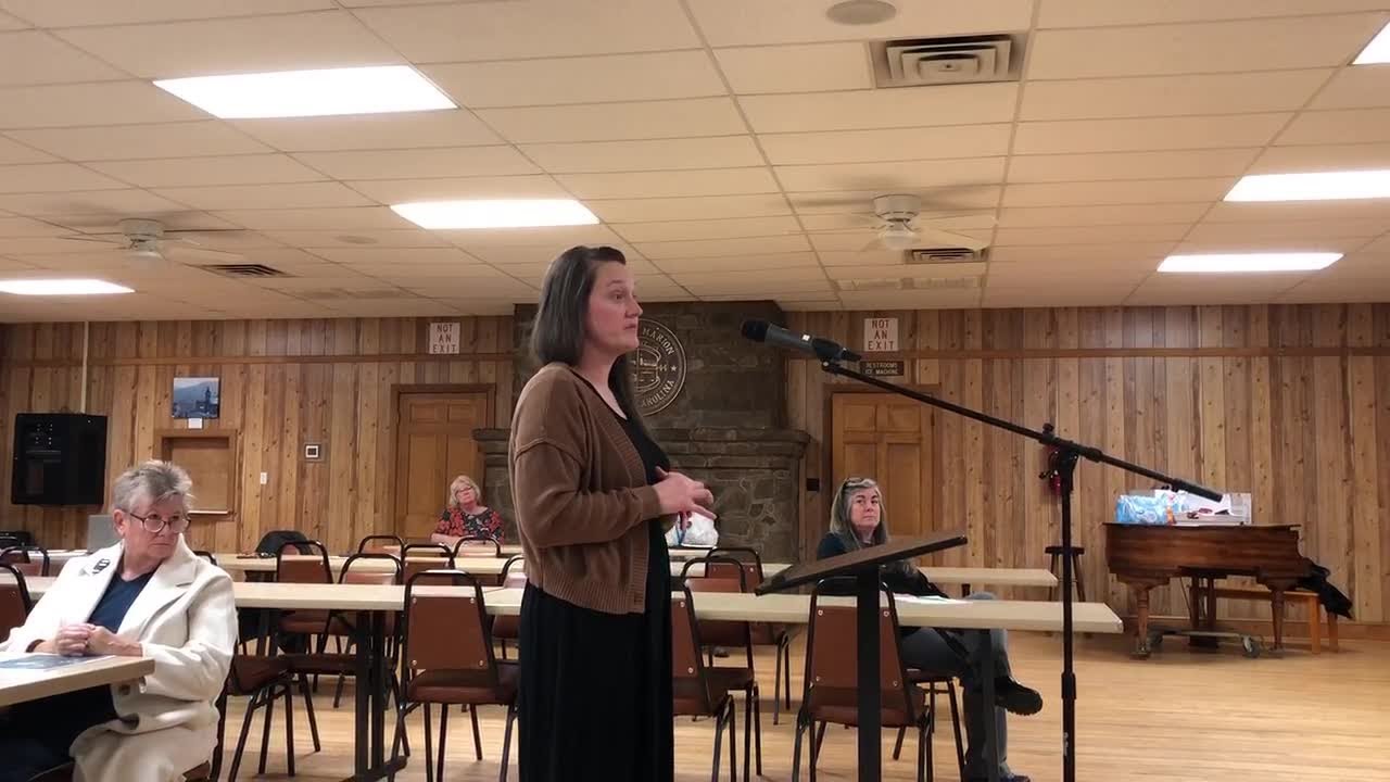 Amber Vess talks about Meg's Place during public hearing - YouTube