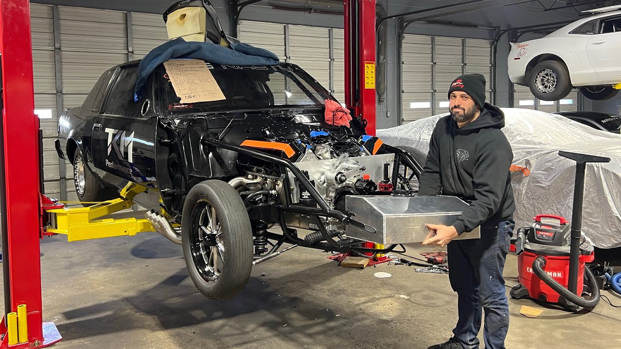 CUSTOM FUEL TANK for our 4000hp BLOWN G BODY!!! - YouTube