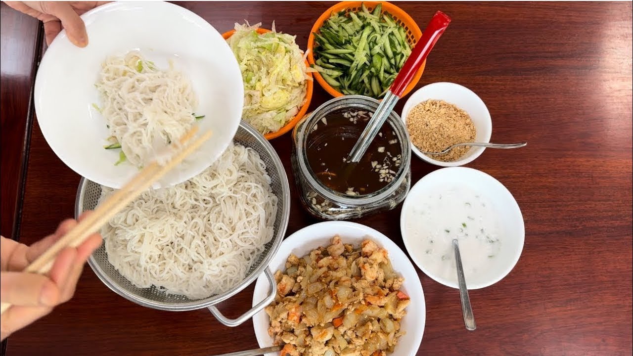 Family Recipes/ Cooking Ya Hon Hot Pot , Banh Xong and Dessert For ...