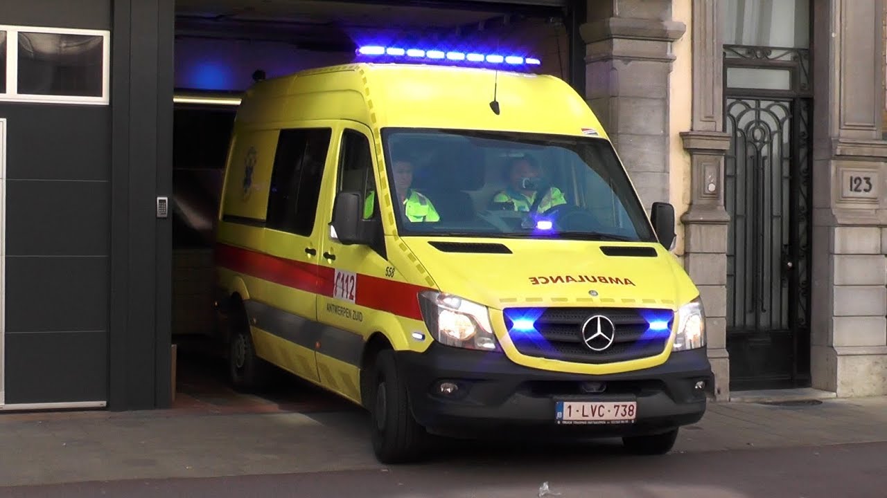 Ambulance Ambuce Rescue-Team 558 met spoed - YouTube