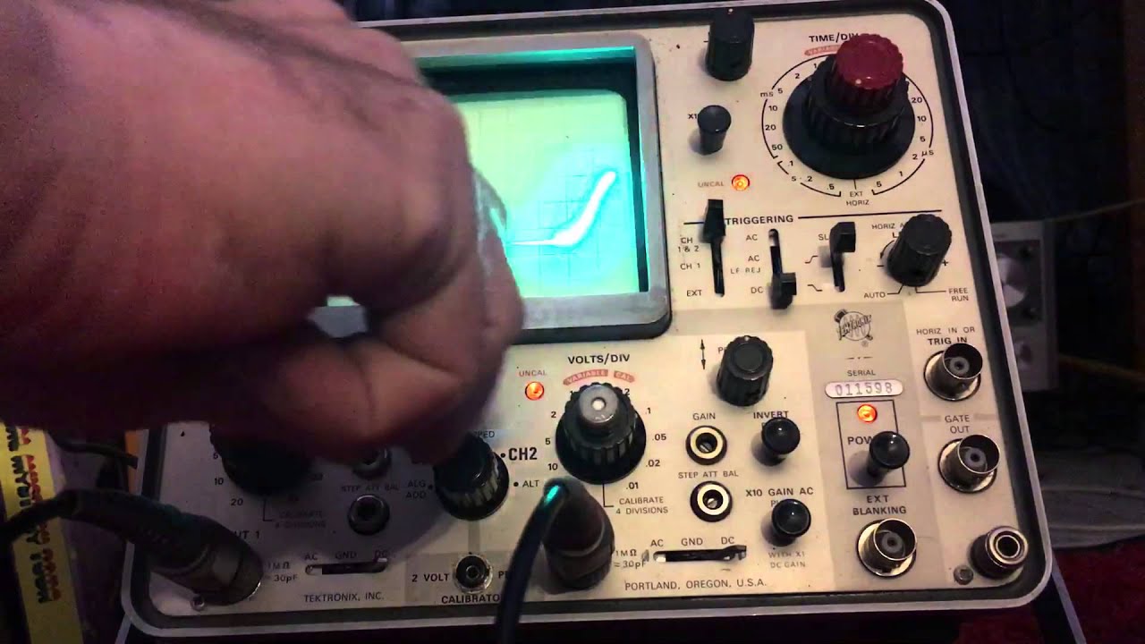 First Test: Tektronix 422 Oscilloscope - YouTube