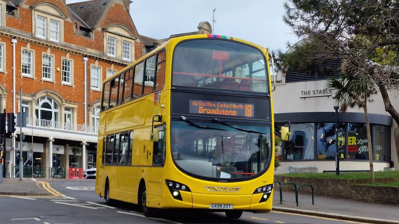 🚍*Loud Fan* Yellow Coaches GX09 ZZT Volvo B9 Gemini 2 on Service 18 ...