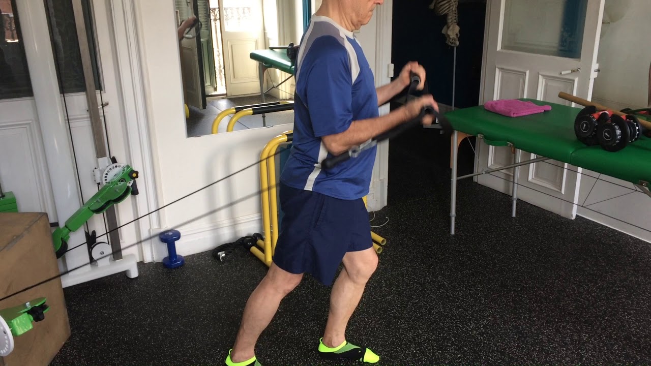 Curl de biceps en polea - YouTube