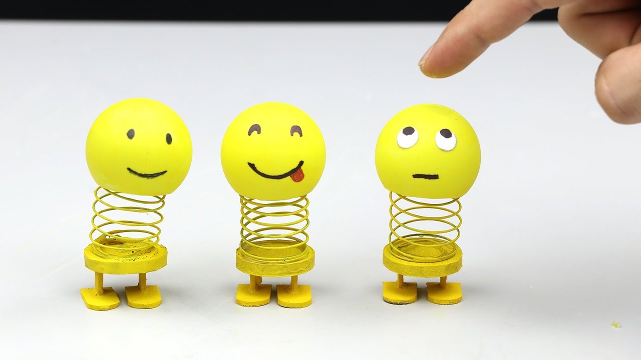 DIY Emoji Spring Shaking Head - YouTube
