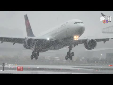 LIVE: Heavy #snow at London Heathrow Airport