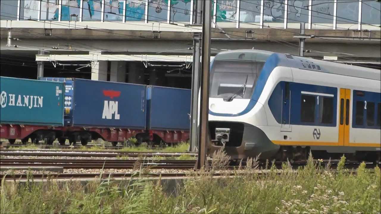 2646, Sprinter Light Train Siemens S100 passeert Barendrecht, 30-8-2012 ...