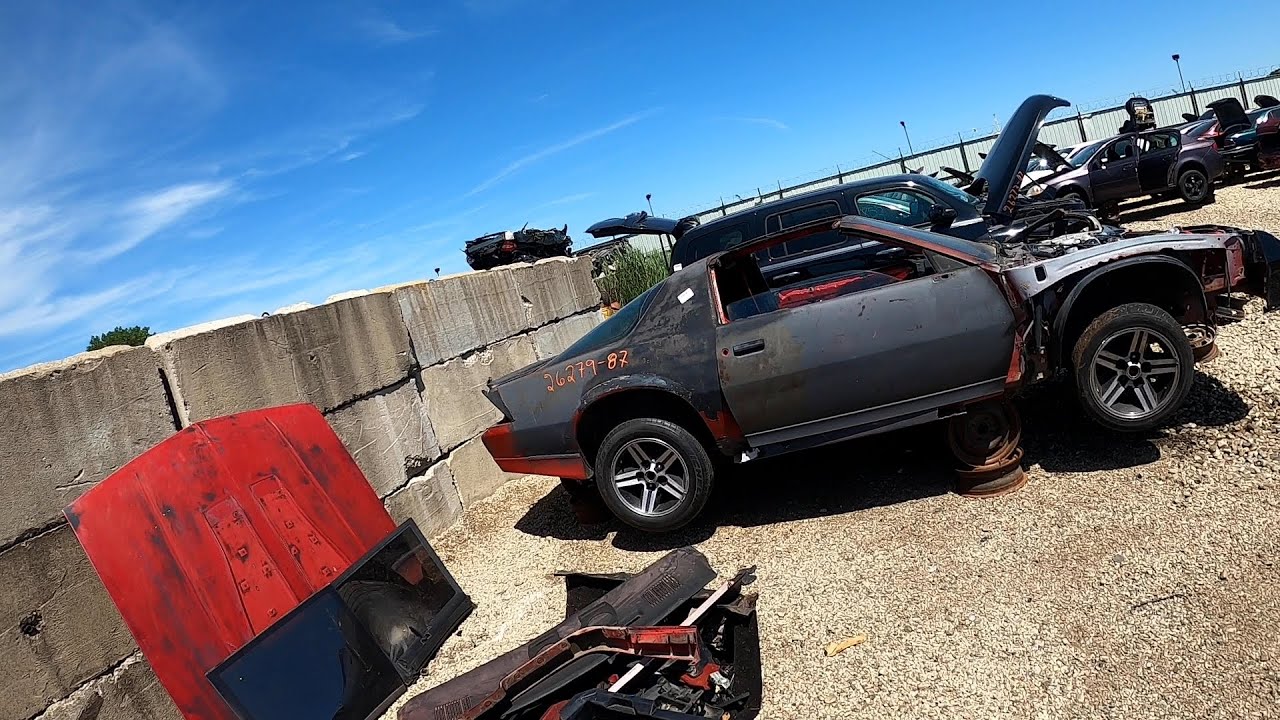 86 IROC Z 3RD GEN CAMARO JUNKYARD HAUL!!! - YouTube