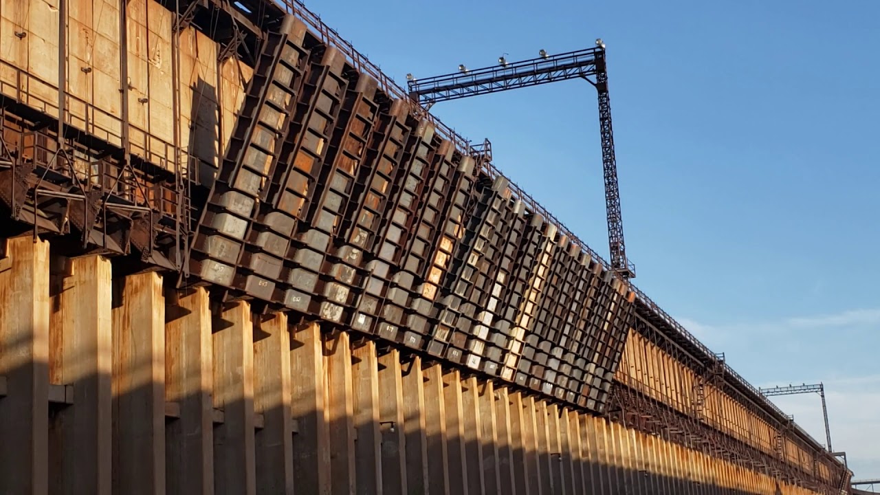 A view inside the Great Northern ore docks - YouTube