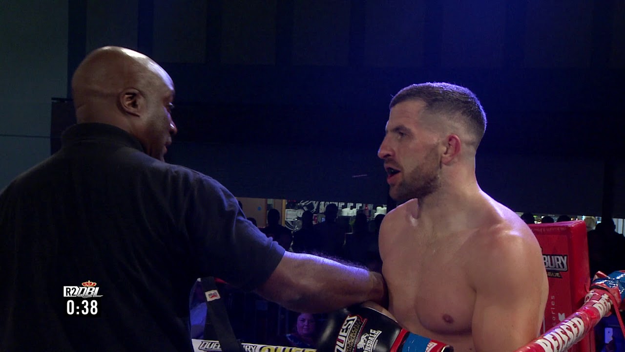 Matt Flavell vs Aaron Lowery on the Queensbury boxing league - YouTube