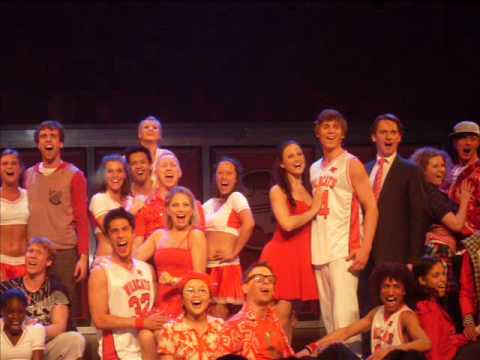 HSM cast - We're all in this together - YouTube
