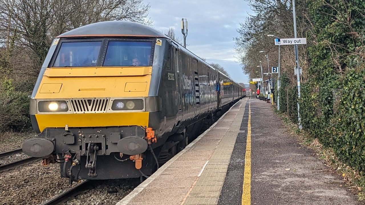 Class 68 and DVT passes Warwick 2023 - YouTube