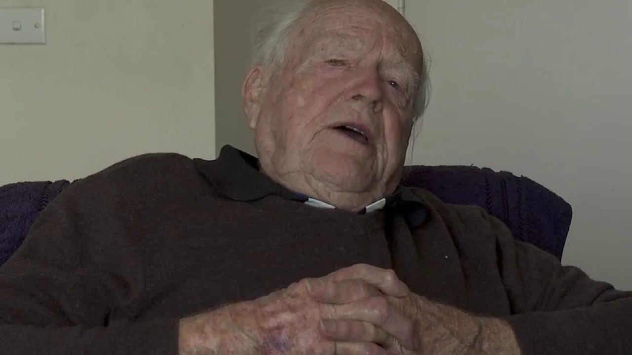 macrae bill raf 118567 - YouTube