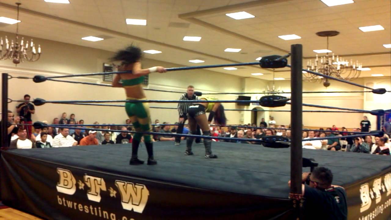 Part II Davina Rose vs KC Spinelli Newark Pavilion July 27, 2012 - YouTube