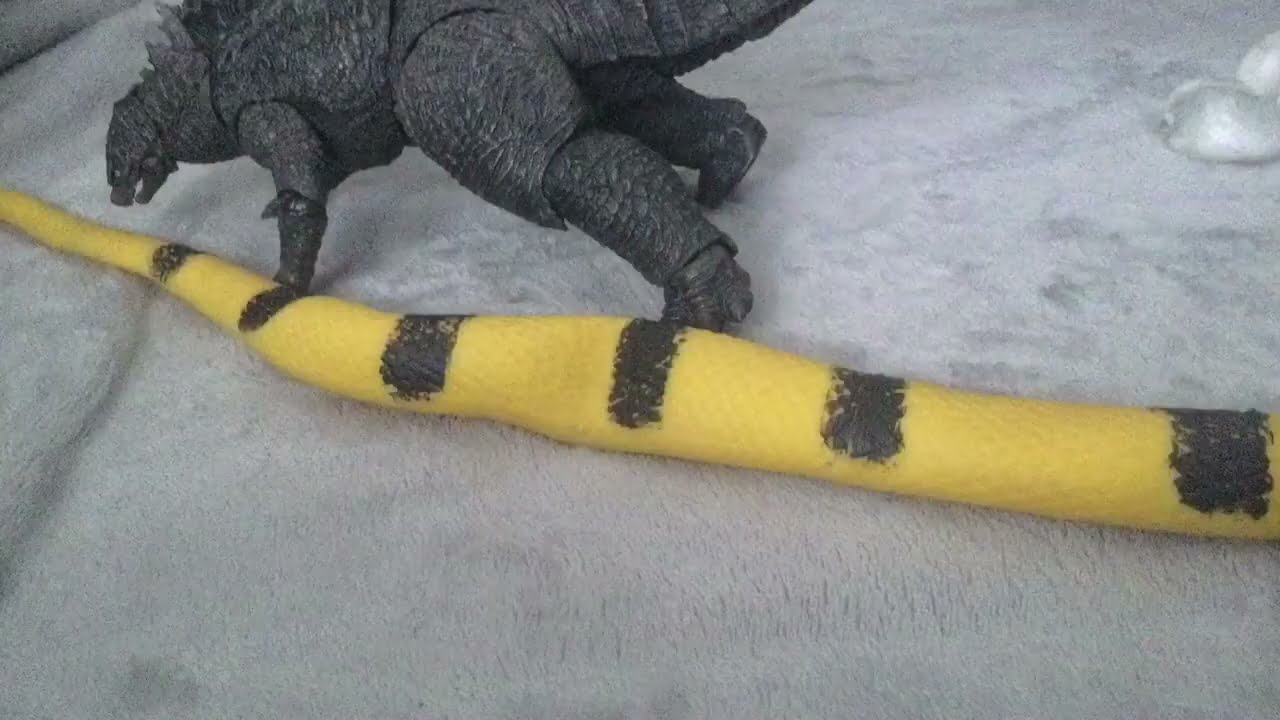 Legendary Godzilla vs Giant Snake stop motion with sound - YouTube
