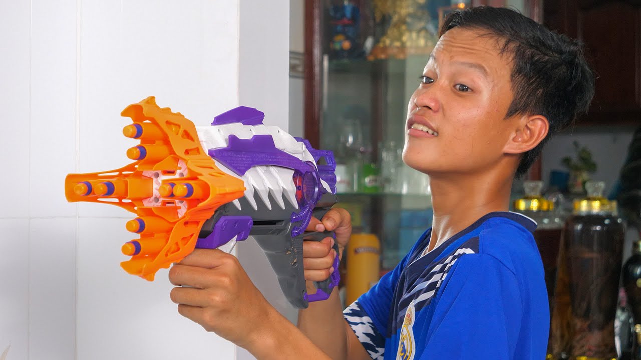 NERF WAR ALIEN GUN BATTLE - YouTube