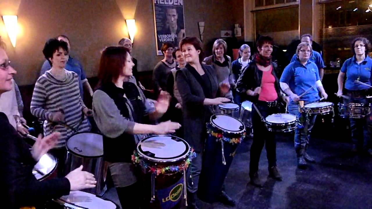 LOOdS35 - Eerste workshop Braziliaanse Percussie - YouTube