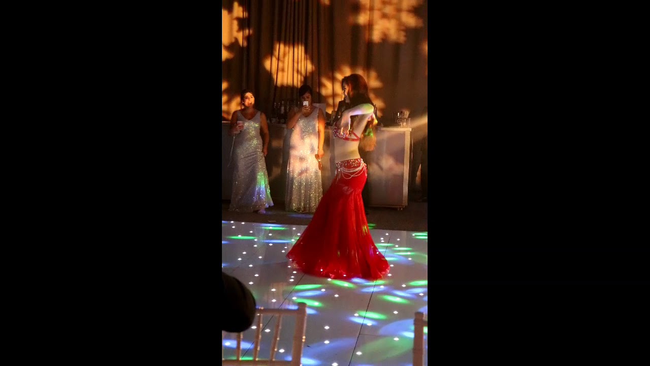 Belly dancing at wedding - Jennifer - YouTube