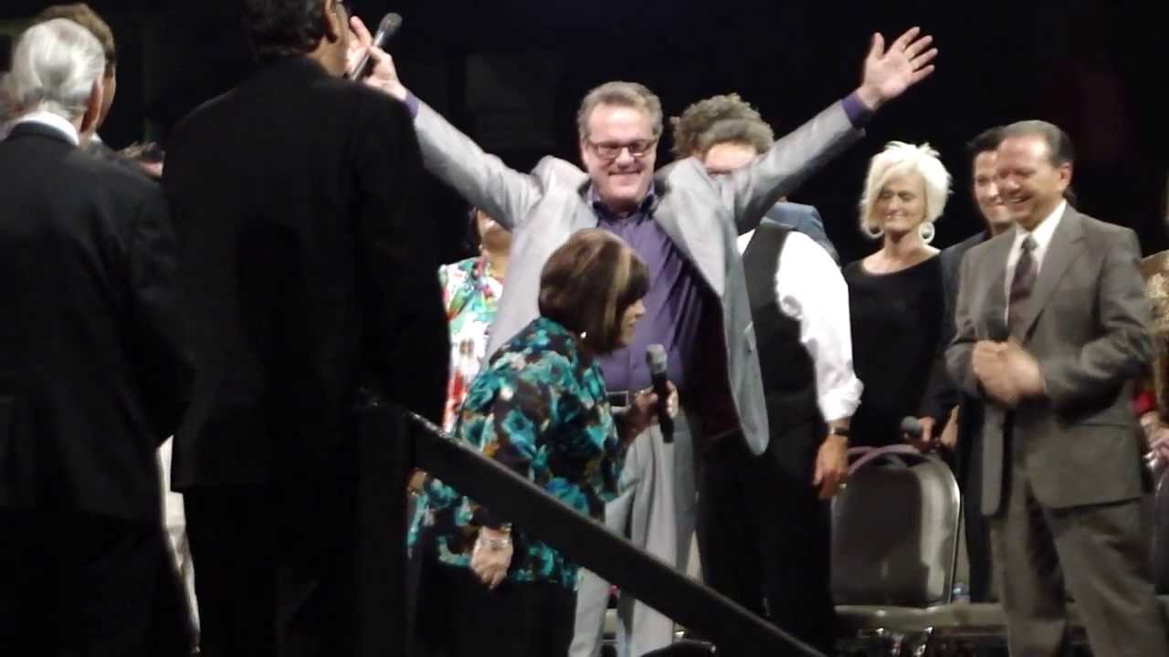Wesley Pritchard, Mark Lowry, and Libbi Perry Stuffle sing What a ...