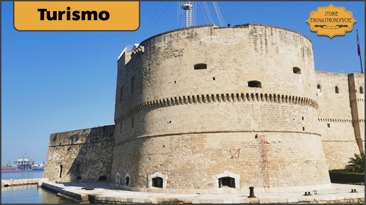 Tour del centro storico di Taranto in Ape Calessino - YouTube