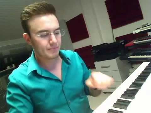 Mustafa Ceceli Younow Islak İmza