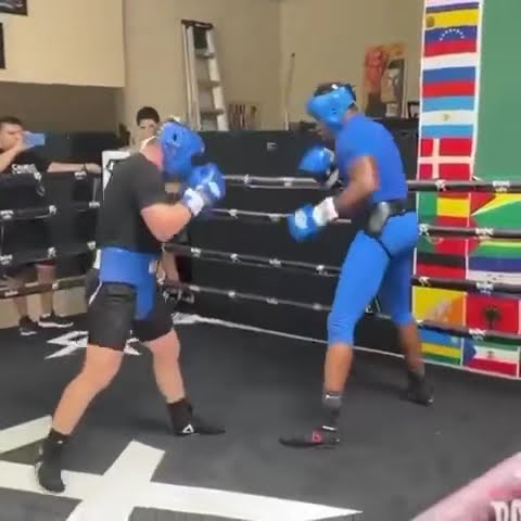 Canelo sparring 235lb Frank Sanchez #boxing - YouTube