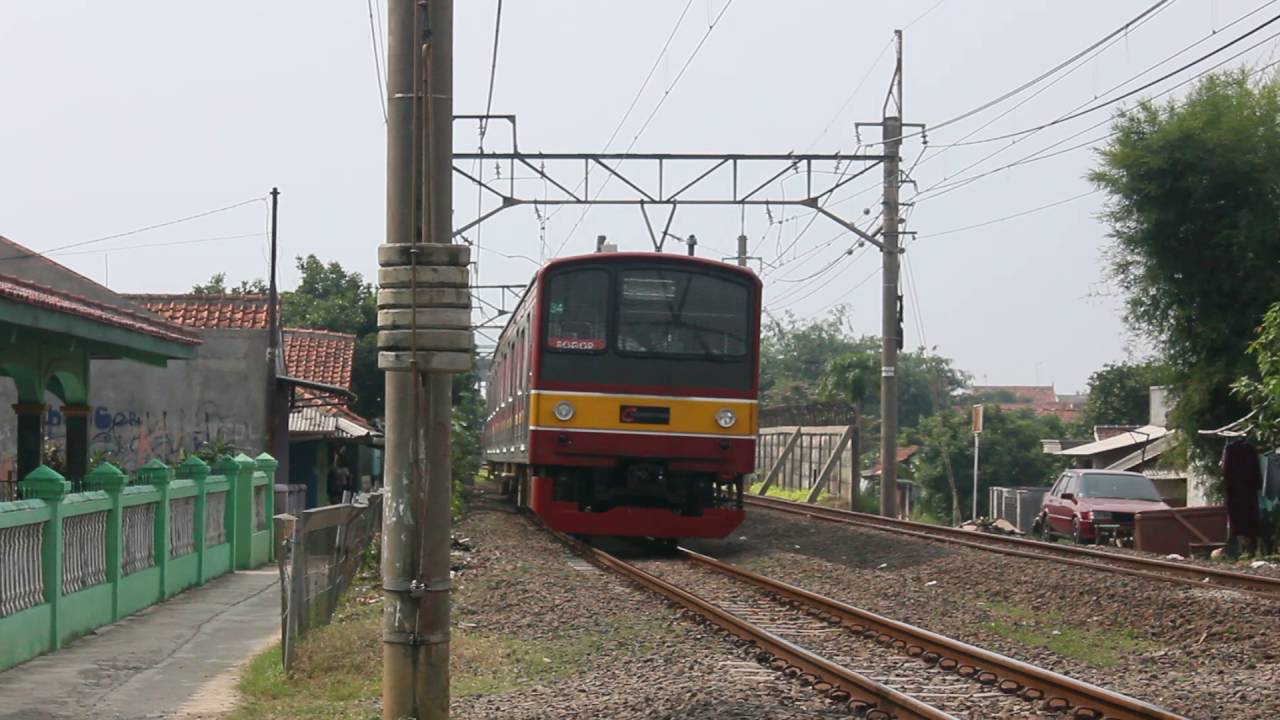 KRL Commuter Line JR 205 Nambu Stasiun Cilebut - YouTube
