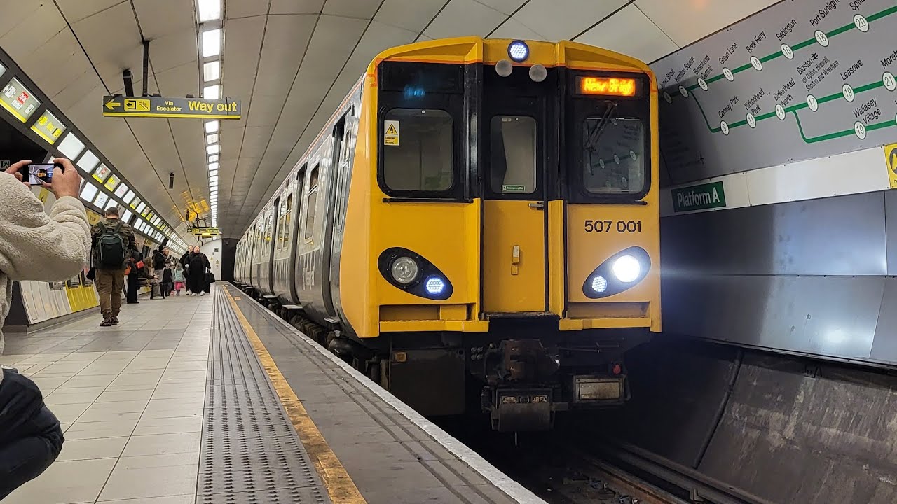 Class 507's & 508's around Liverpool 2/1/24 - YouTube
