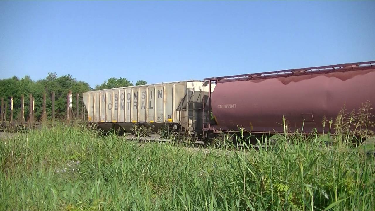 Norfolk Southern with CofG heritage unit - YouTube