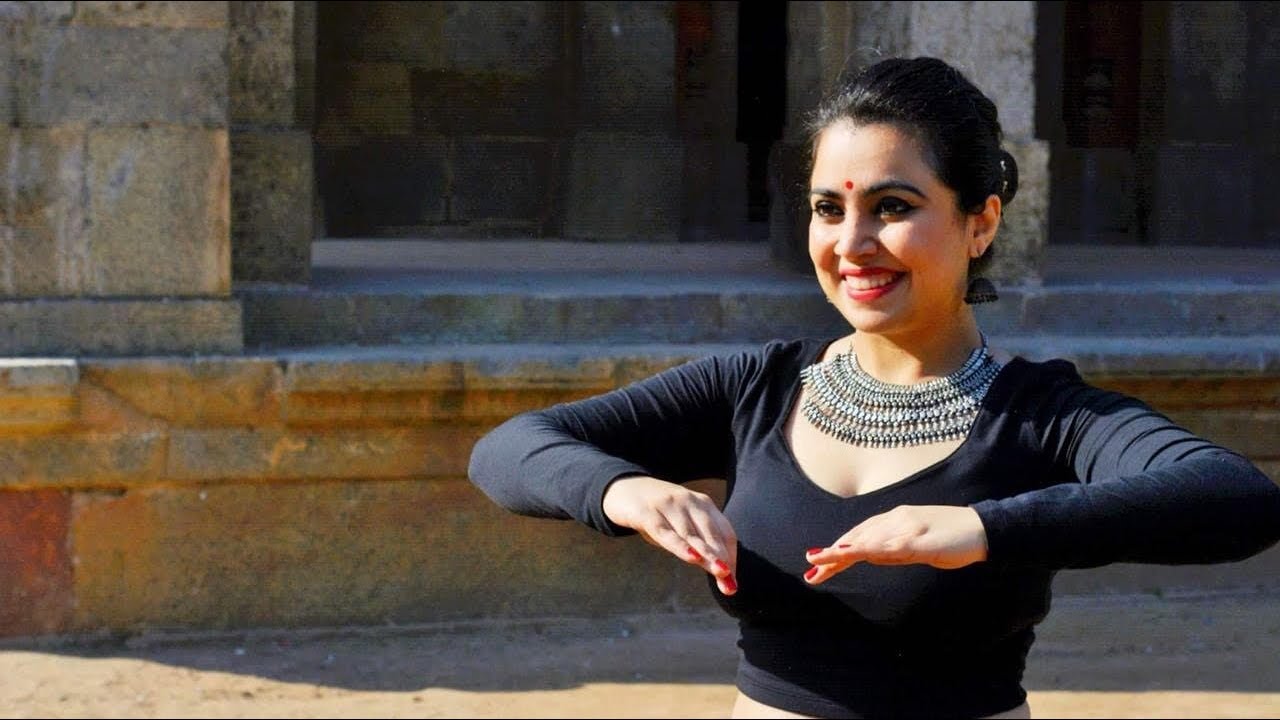 MI GENTE - J Balvin | Kathak Choreography | Sakshi Batra | Indian ...