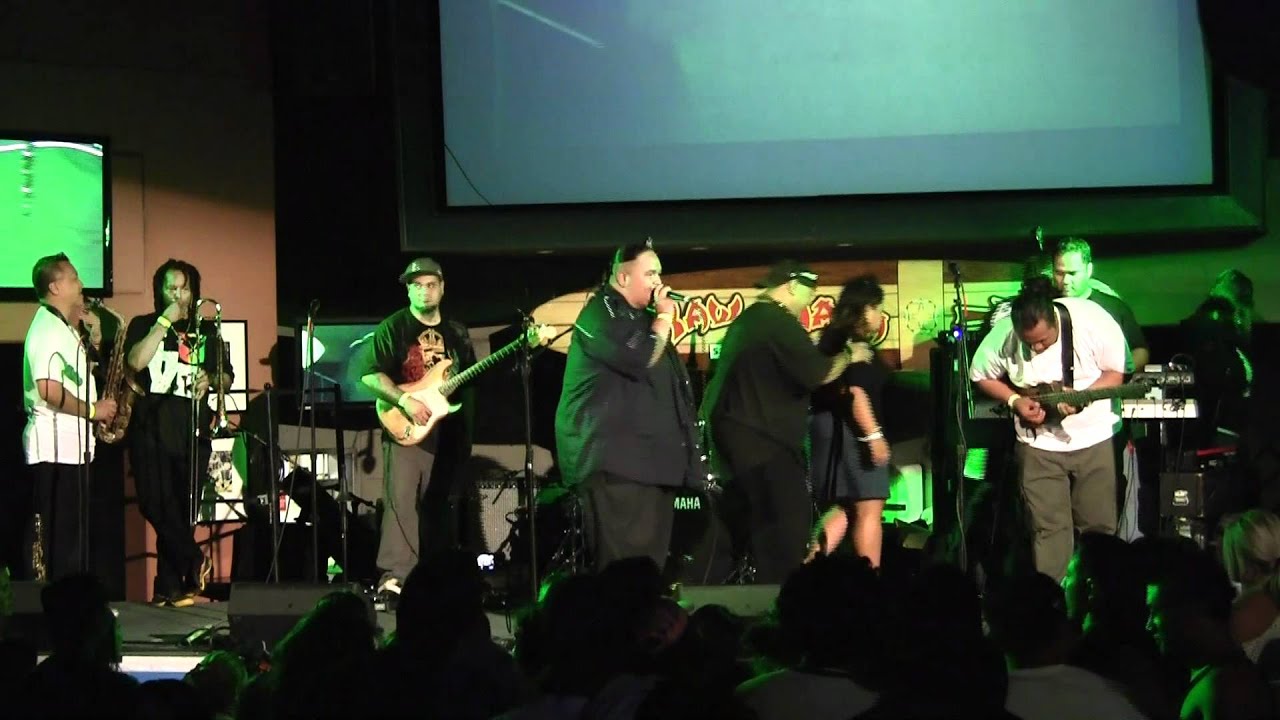 Pali and Jr. Seau introduces EKOLU with a prayer at SEAU'S Part 2 - YouTube