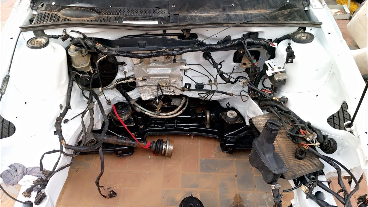 VR6 engine in and start up.... - YouTube