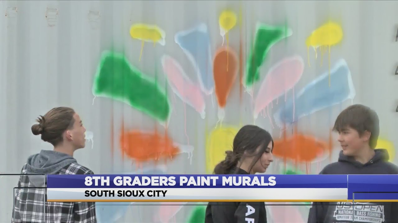 South Sioux City 8th Graders Paint Murals - YouTube