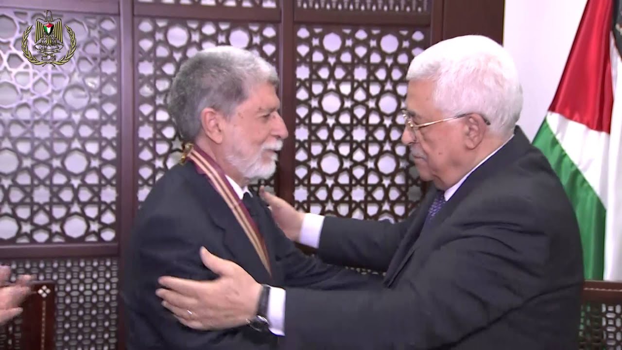 President Abbas decorates former Brazilian Minister of External Affairs ...