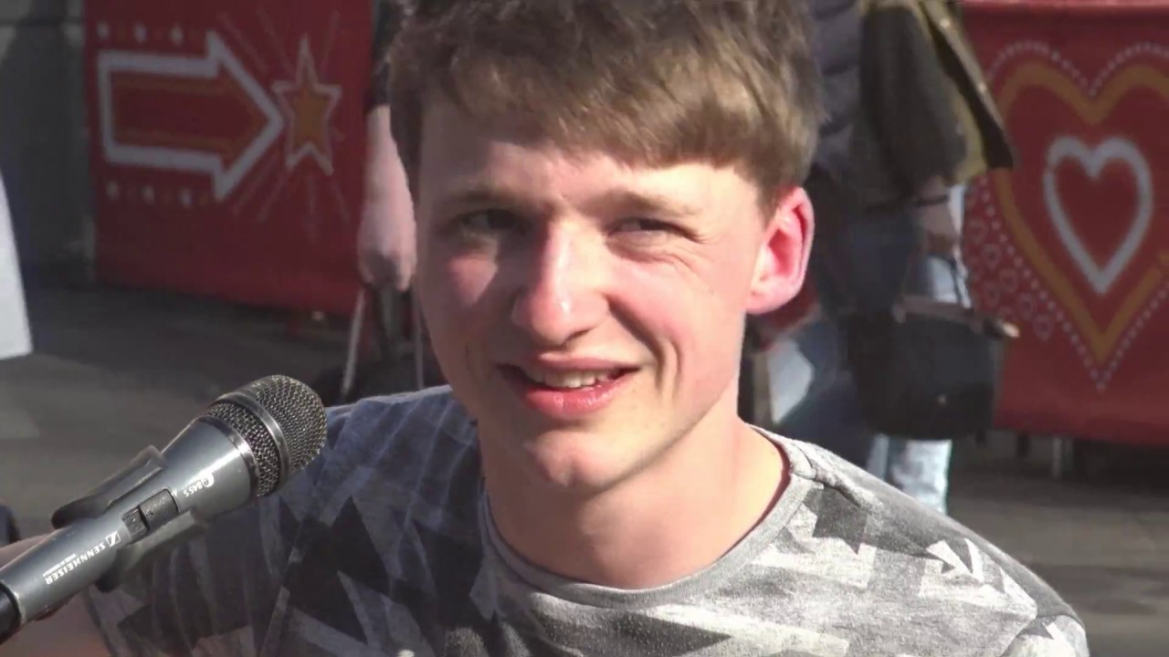 #Murdo_ Mitchell_Busking. Leicester Square London 7th April 2017 - YouTube