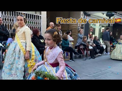 Fiesta de Carnival en España 🇪🇸👯‍♀️ - YouTube