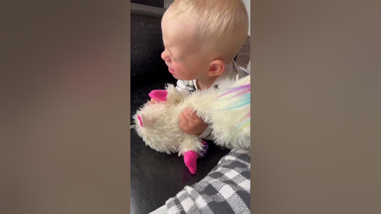 Funny baby Прикольная игрушка Чупакабра 😂 - YouTube