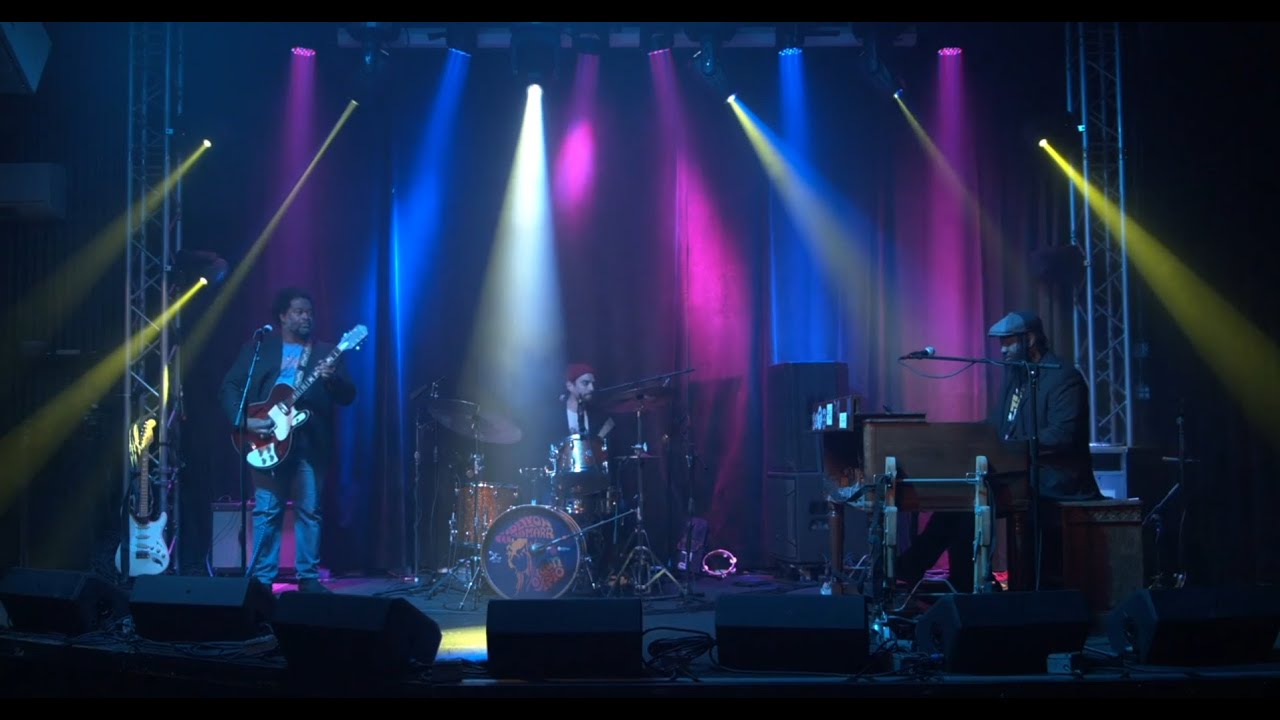 Slide into the funky, soulful, jazzy groove of the Delvon Lamarr Organ ...